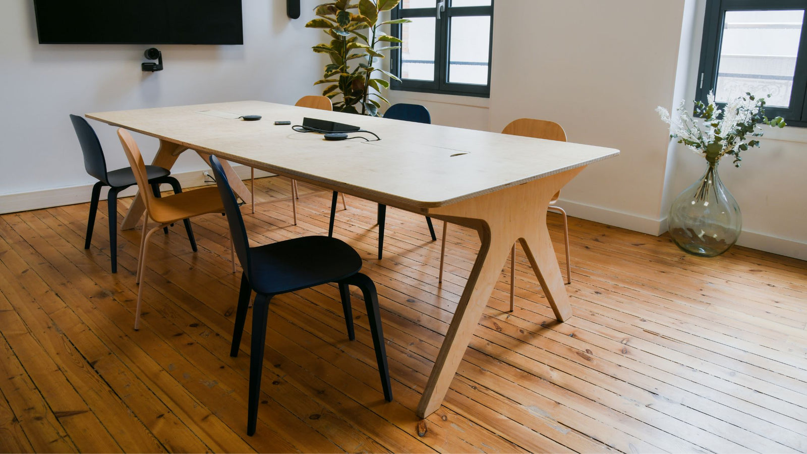 Chaise de bureau professionnel et mobilier coworking – lachaisefrancaise